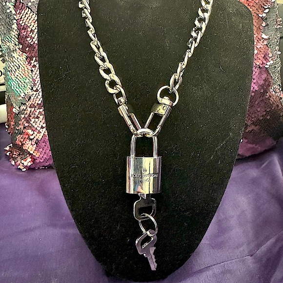 Louis Vuitton | Jewelry | Louis Vuitton Silver Lock And 2 Keys With ...